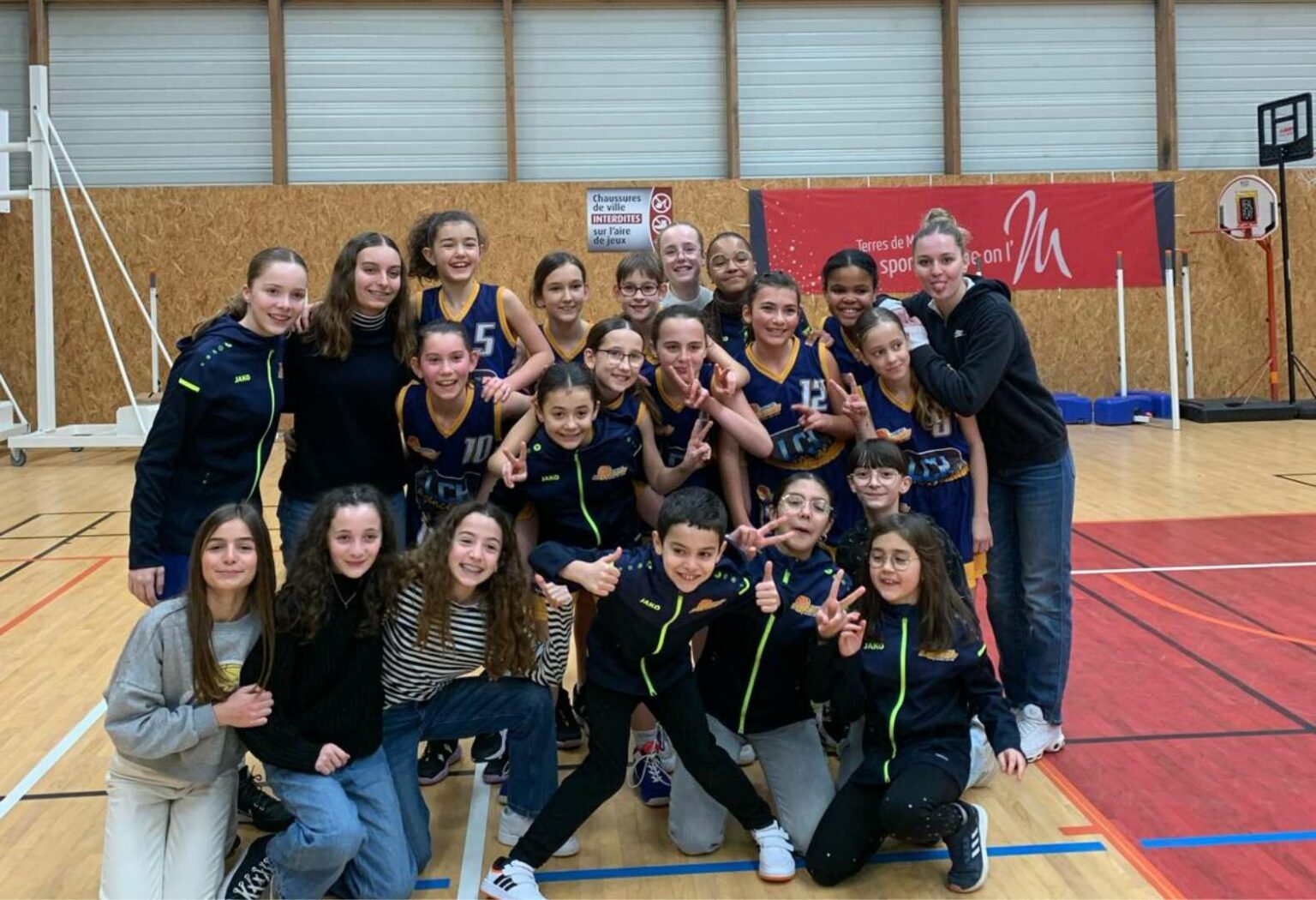 Zoom U13F Romane et Zoé - SMASH Vendée Basket